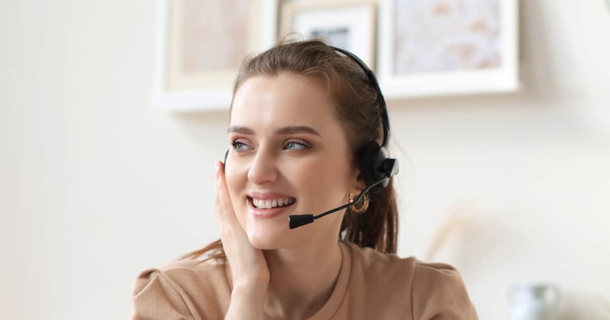 Assist Customers 24/7 with a Help Desk Service | AnswerConnect